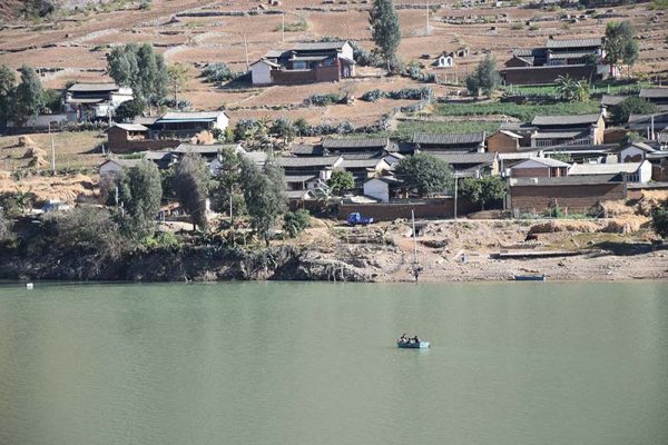 Ride to Chenghai Lake and the Yangtze River - Tibetmoto Tours